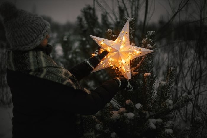 Când se merge cu Steaua în 2023? Vezi care sunt versurile originale ale ...