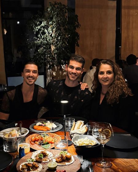 Emil Rengle și Alejandro Fernandez au planuri de nuntă: ”L-a trimis Dumnezeu” Cântărețul are și ...