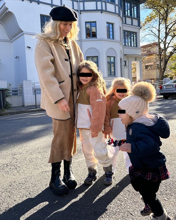 Cine este Laura Cosoi? Biografie: vârstă, studii, carieră. Tânăra este ...