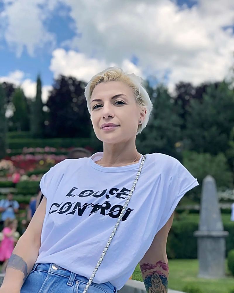 Cine este Lola Crudu? Biografie: vârstă, carieră, familie. Tânăra este ...