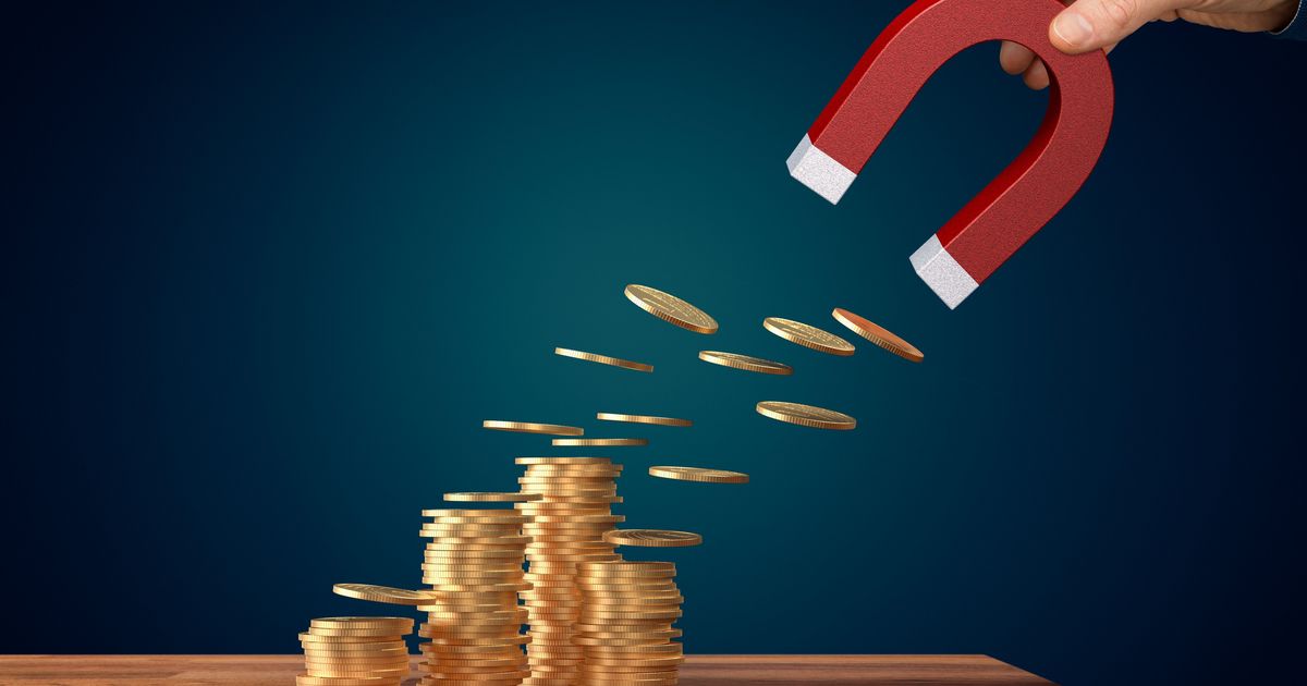 3 culori care atrag banii. Folosește-le in vestimentație si in casa ...