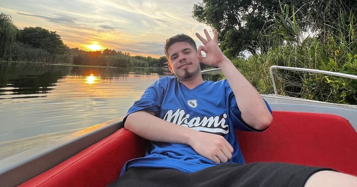 Cine este Costi Max? Tânărul este pasionat de cinematografie, fiind un ...