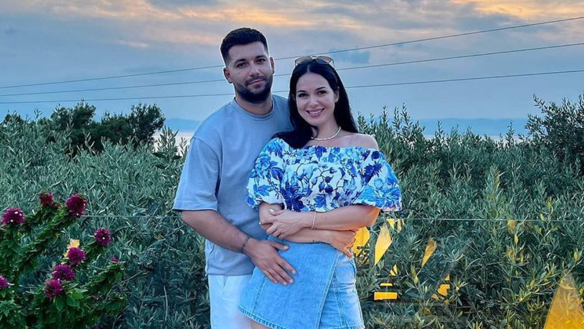 Deea Maxer și Robert Drilea au sărbătorit alături de Dinu Maxer și ...