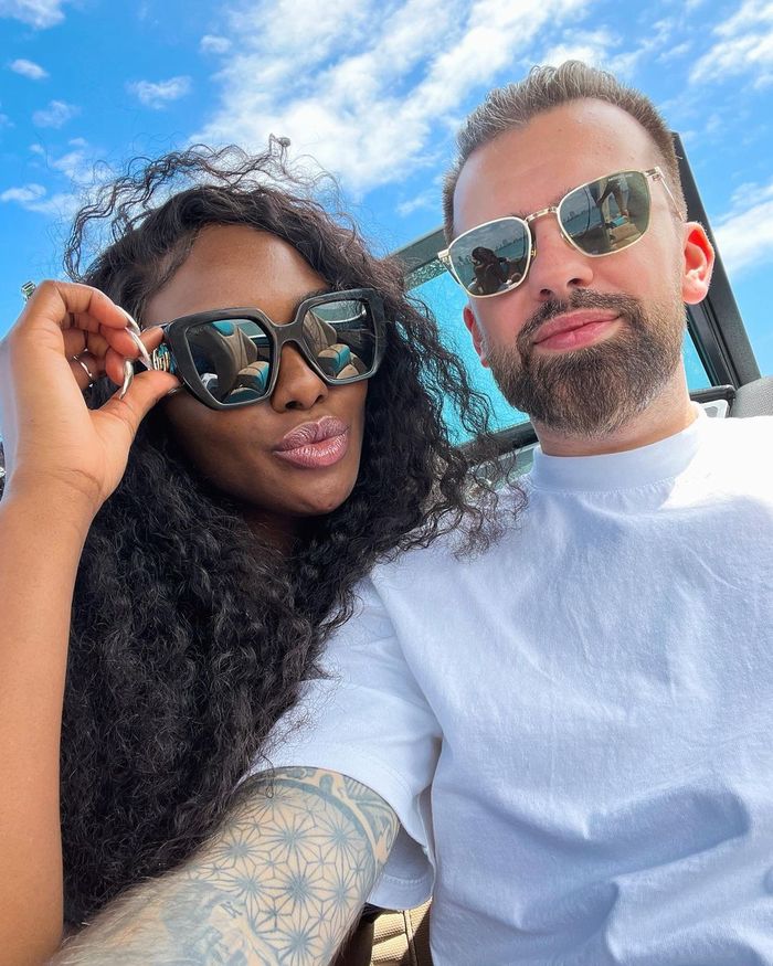 Cine este Naomi Hedman? Biografie: vârstă, carieră, familie. Tânăra a ...