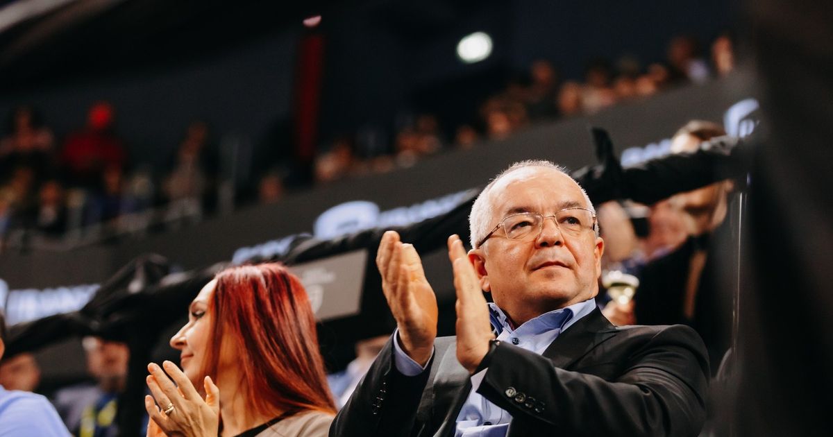 Emil Boc a sărit în apărarea lui Dan Nistor după ce acesta a ratat penalty-ul cu FCSB: „Nistore ...