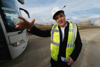 Cine este Nicușor Dan? Biografie: vârstă, studii, carieră. Va candida ...