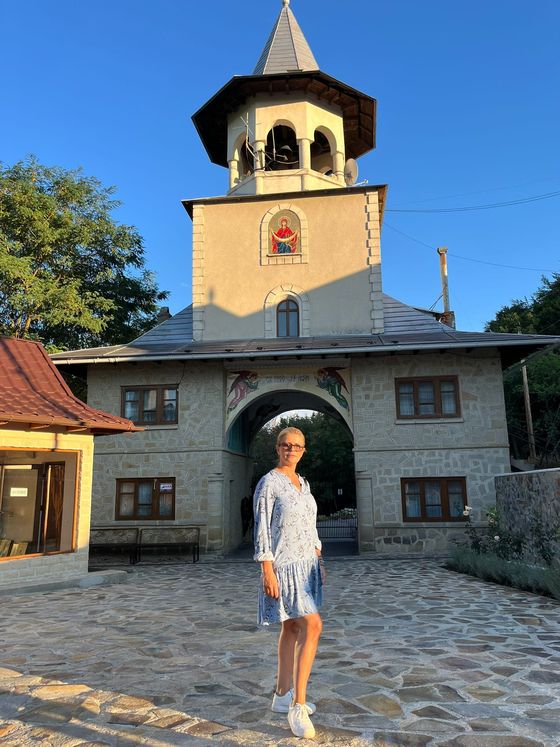 Cine este Sanda Ladoși? Biografie: vârstă, studii, carieră. Motivul ...