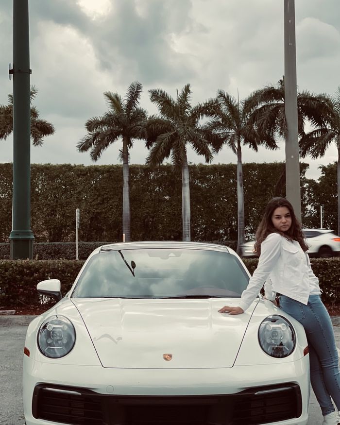 Mihaela Borcea rupe tăcerea, după ce s-a spus că fiica ei s-a mutat în ...