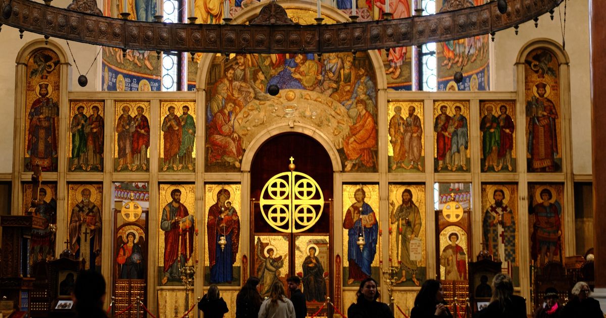 Ce nu ai voie să faci când e sărbătoare cu cruce neagră în calendar. Tradiții și superstiții