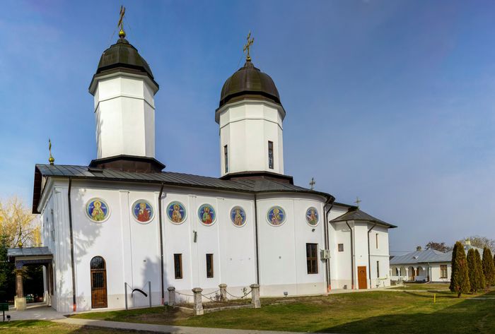 5 mănăstiri din împrejurimile Bucureștiului pe care le poți vizita în ...