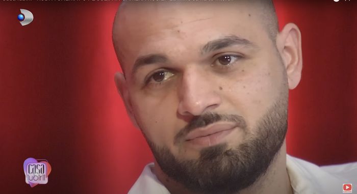 Robi o acuză pe Roberta că le-a mințit pe fete și că nu s-a dat la ea ...