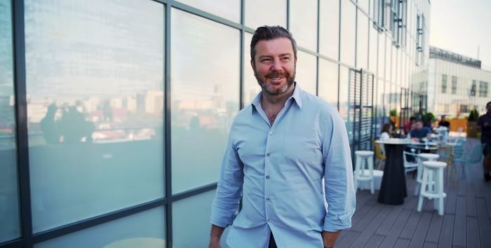 Cine este Daniel Dines? Biografie: vârstă, studii, carieră. Vezi ce ...