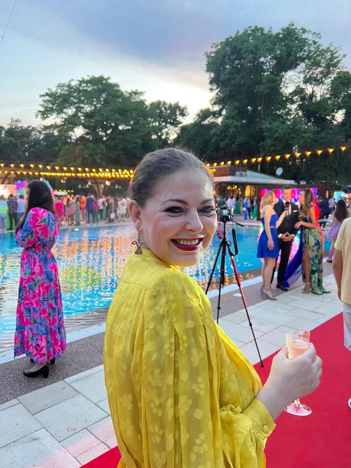 Cine este Rita Mureșan? Biografie: vârstă, carieră, familie. Creatoarea ...