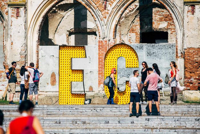 Ce artiști vin la Electric Castle în 2024. Line-up complet și tipuri de ...