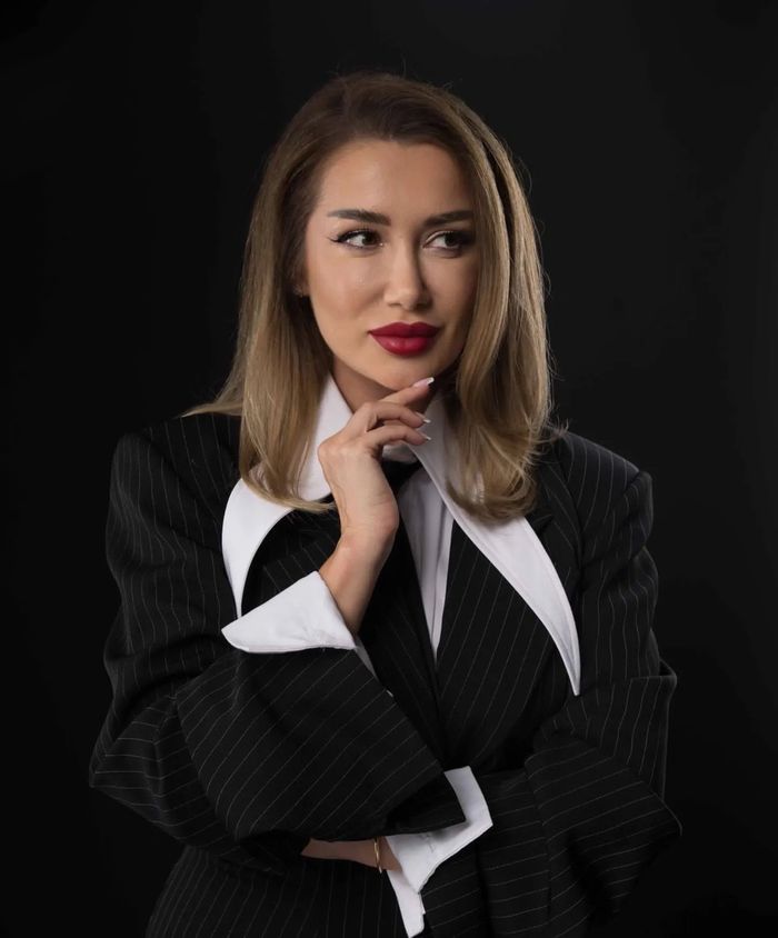 Cine este Raluca Tănase? Biografie: vârstă, studii, carieră. Cântăreața a devenit cunoscută în ...