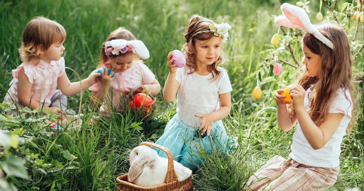 Elevii se bucură de o binemeritată vacanță de Paște începând 27 aprilie ...