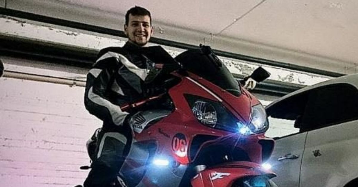 Alex a murit la doar 24 de ani, departe de casă! A lăsat în urmă o ...