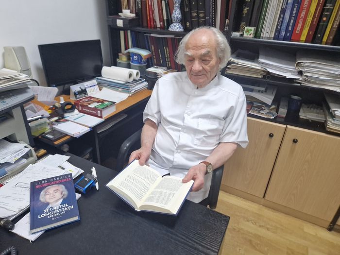 Cine este Leon Dănăilă? Biografie: vârstă, studii, carieră. Vezi ...
