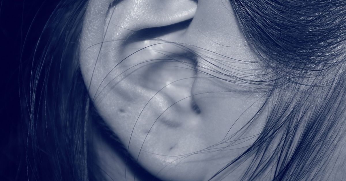 Piercingul în ureche, un accesoriu deosebit de popular - WOWBiz