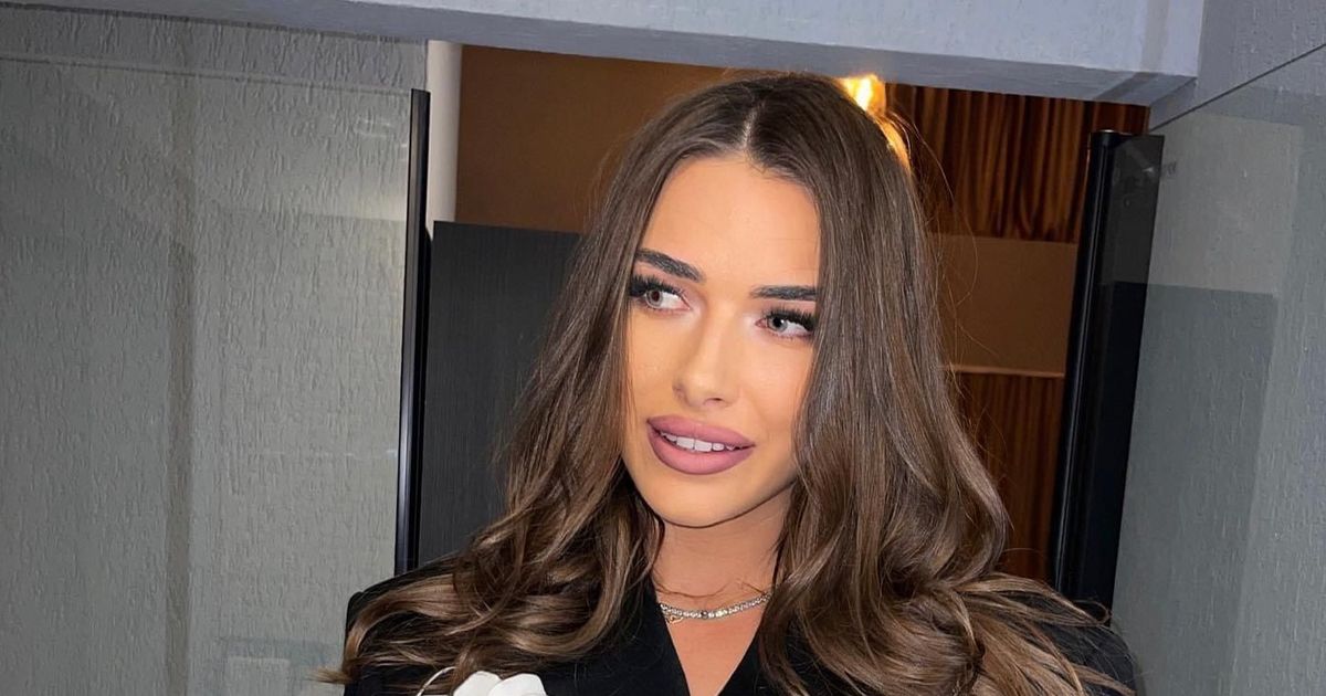 Noi imagini cu Iustina de la „Insula Iubirii”, înainte de operații. E de nerecunoscut. Cum arăta ...