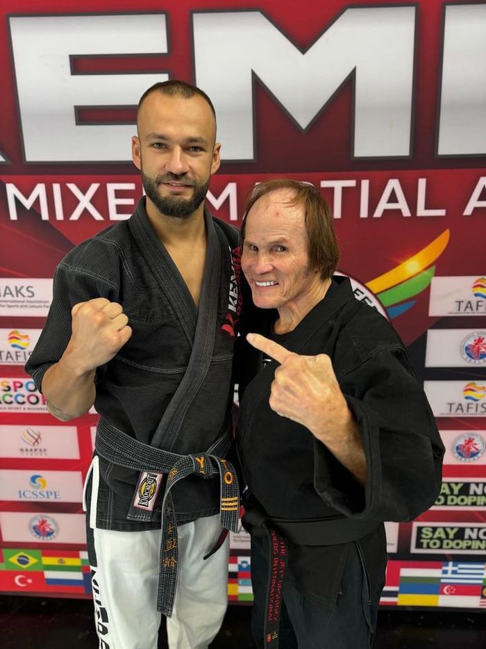 Legenda mondială care a venit în România special pentru Yamato Zaharia! Îl va susține în meciul ...