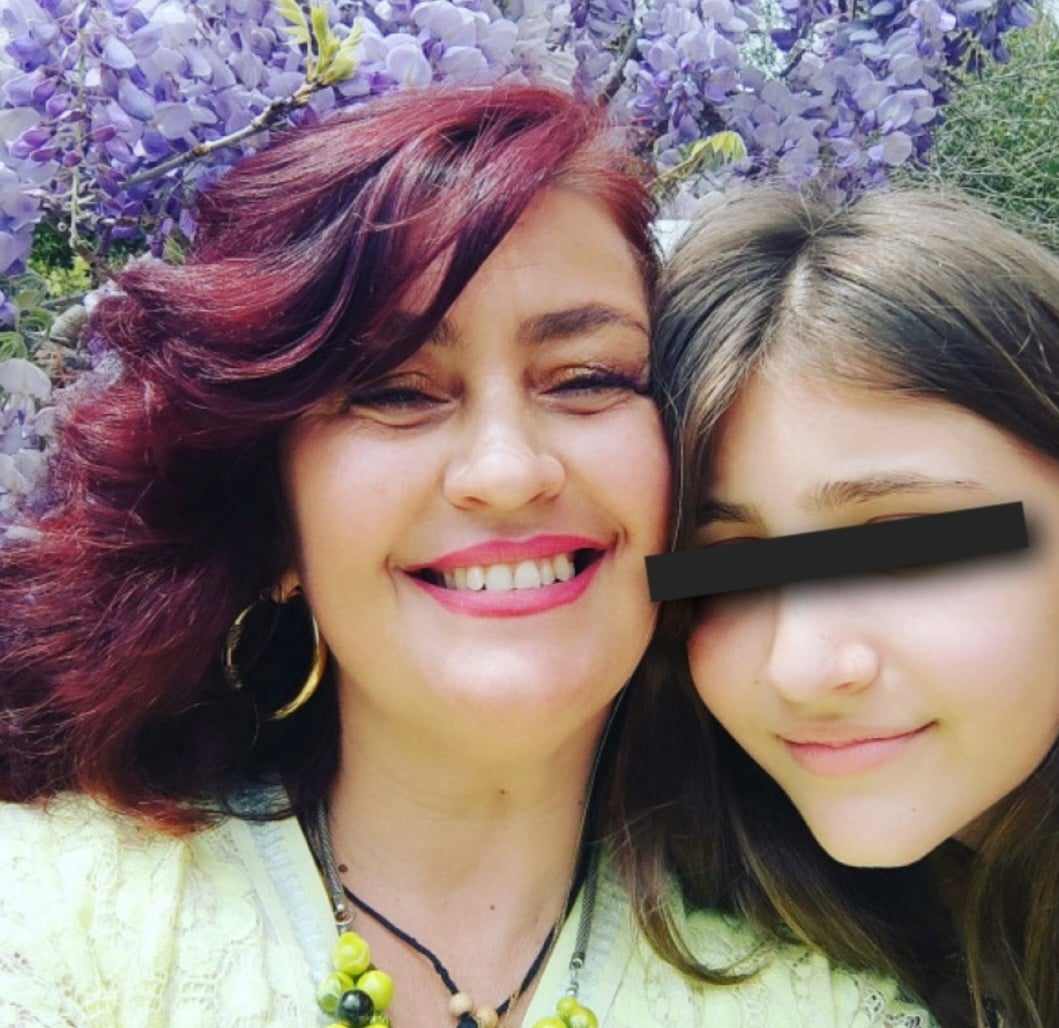 Fiica Ronei Hartner s-a întors în România, după un an de la moartea ...