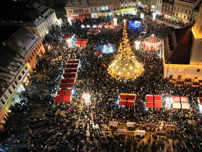 Pe ce dată și la ce oră se deschide Târgul de Crăciun din Brașov în ...