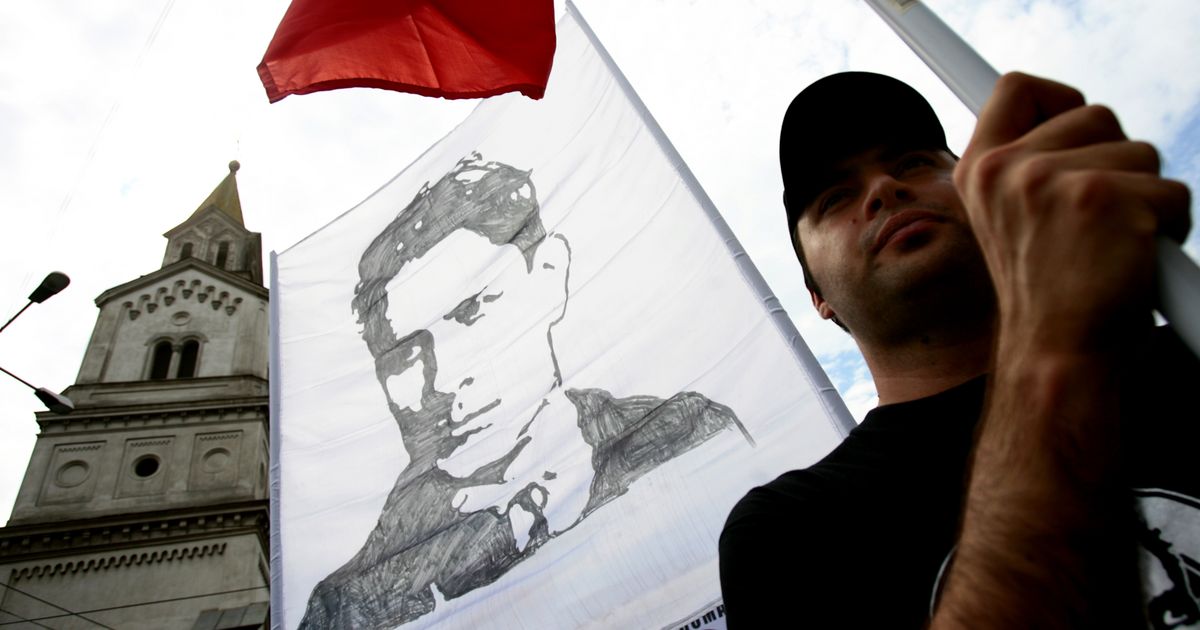 Cine a fost Corneliu Zelea Codreanu. A făcut partea din „Garda de Fier ...