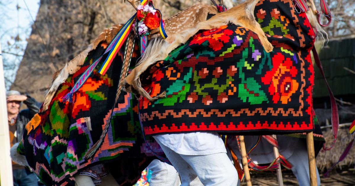 Când se merge cu Capra în 2024. Tradiții românești în preajma ...