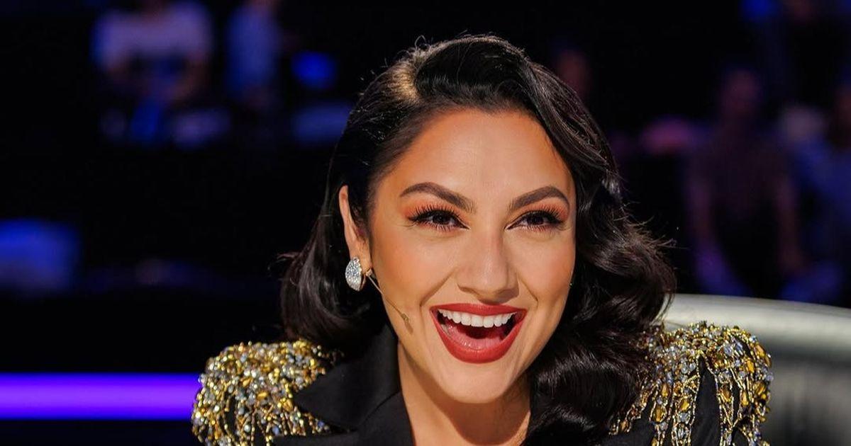 Imagini rare din casa artistei Andra. Cum arată piscina și bucătăria ...