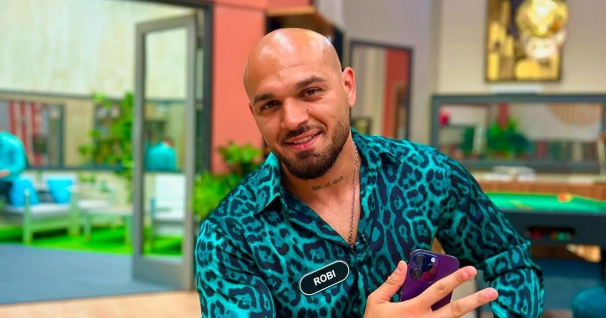 Robi de la „Casa Iubirii”, surprins alături de o tânără celebră pe ...