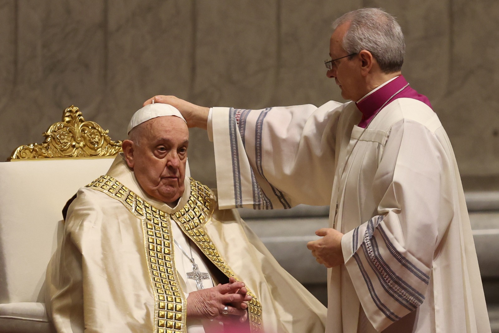Cum a ajuns, de fapt, Papa Francisc la conducerea Vaticanului ...