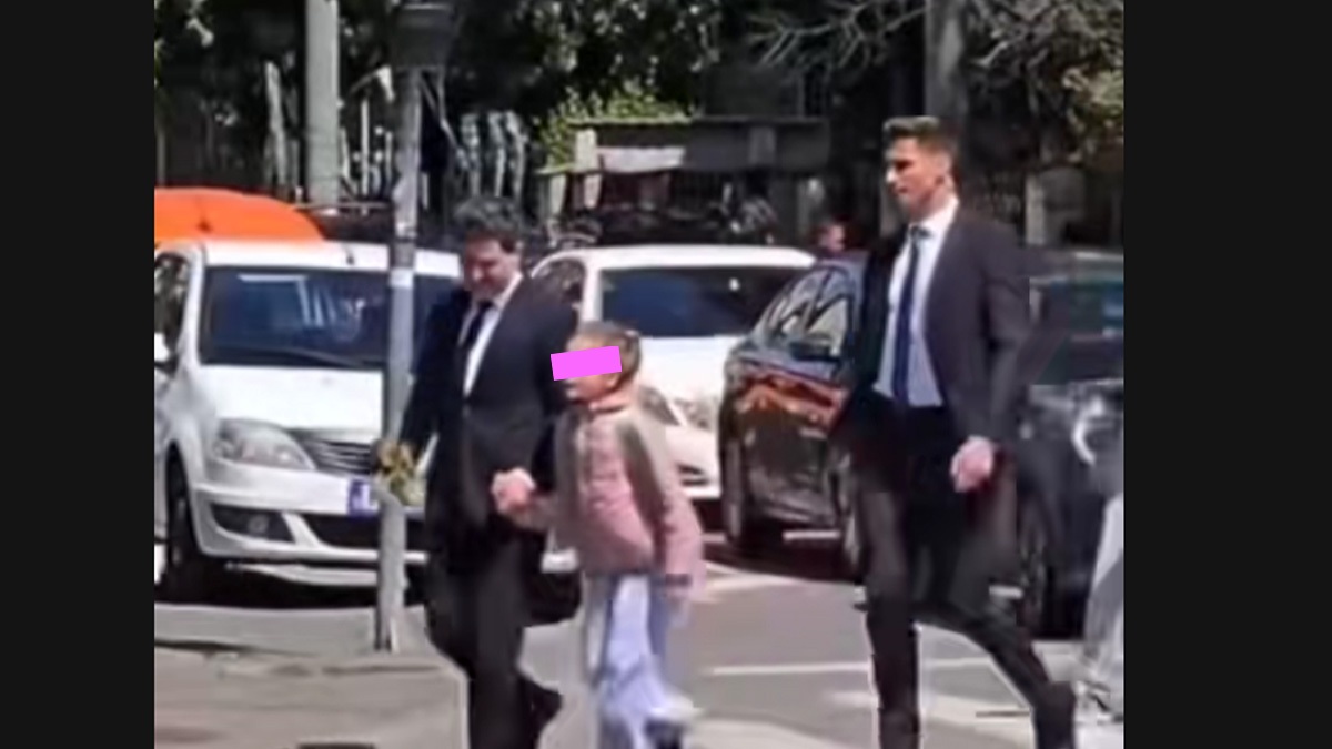 Cine sunt actorii din serialul Tătuțu'. Distribuția completă a ...