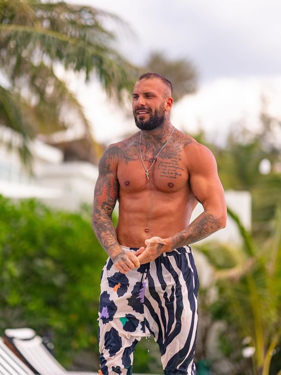 Cine este Narcis Bujor, ispita de la Insula iubirii 2025. Este tatuator de meserie! - WOWbiz.ro