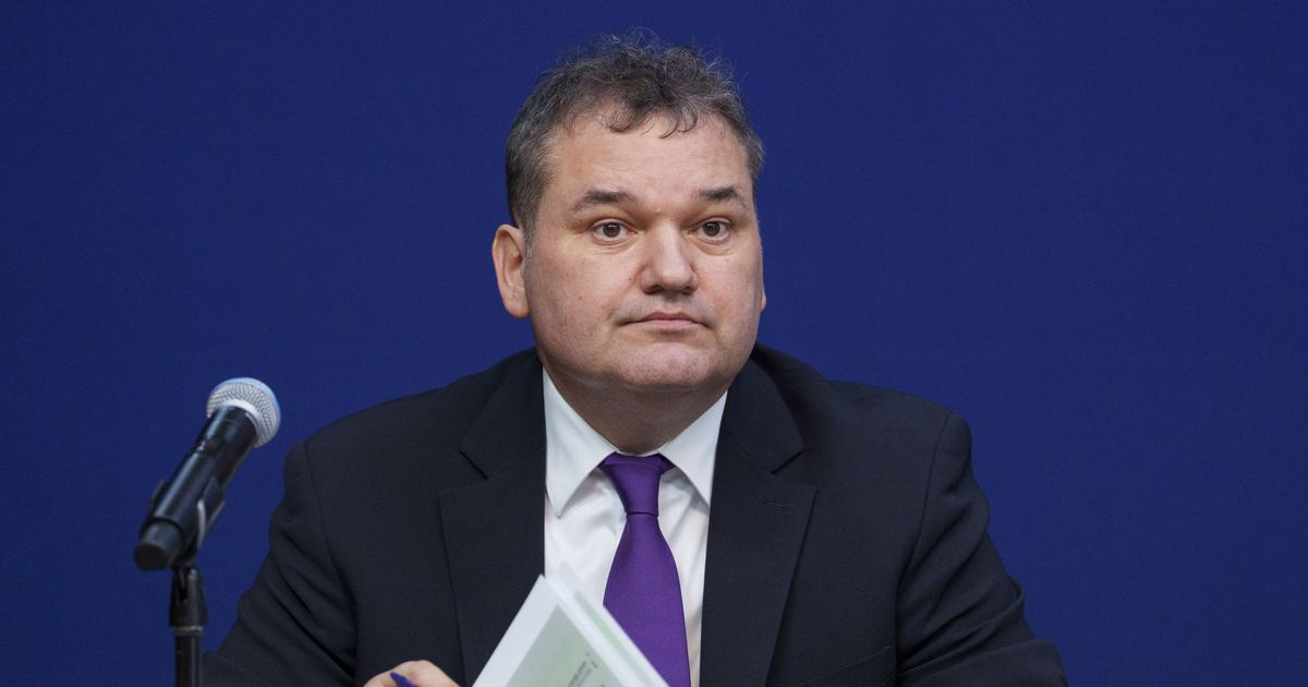 Cine este Cseke Attila. Biografie: vârstă, studii, carieră ...