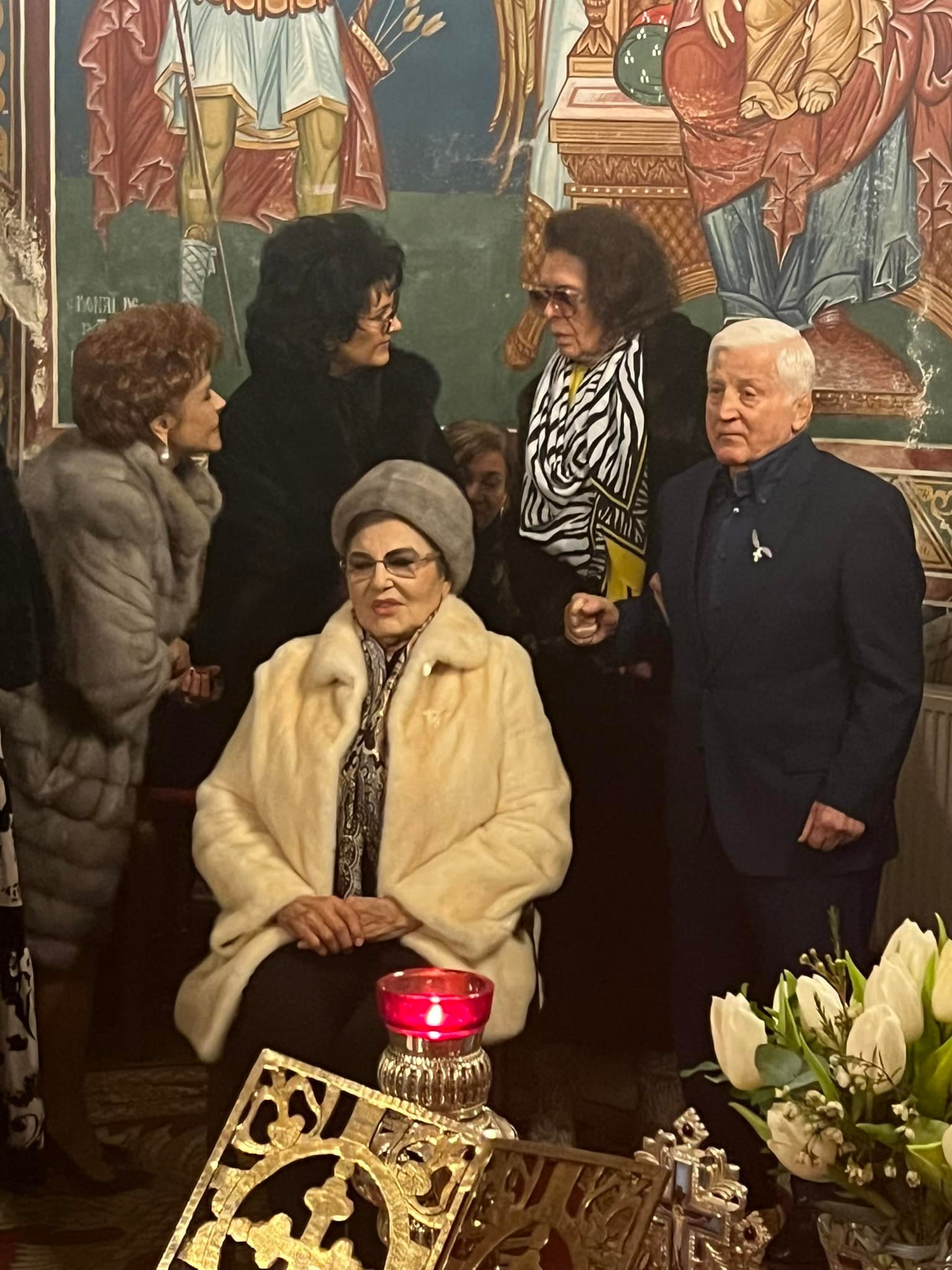 UPDATE | Imagini sfâșietoare de la înmormântarea lui Ion Cernea! Soțul ...