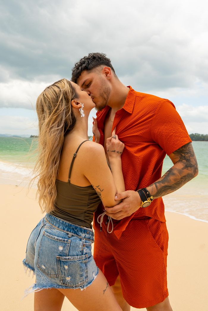 Cine sunt Ella Vișan și Andrei Lemnaru de la Insula iubirii 2025. Cei doi formează un cuplu de 3 ...