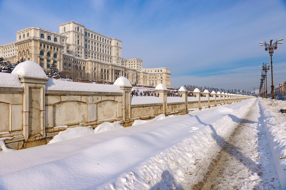 Gerul se prelungește în România: harta temperaturilor pe regiuni. De ...