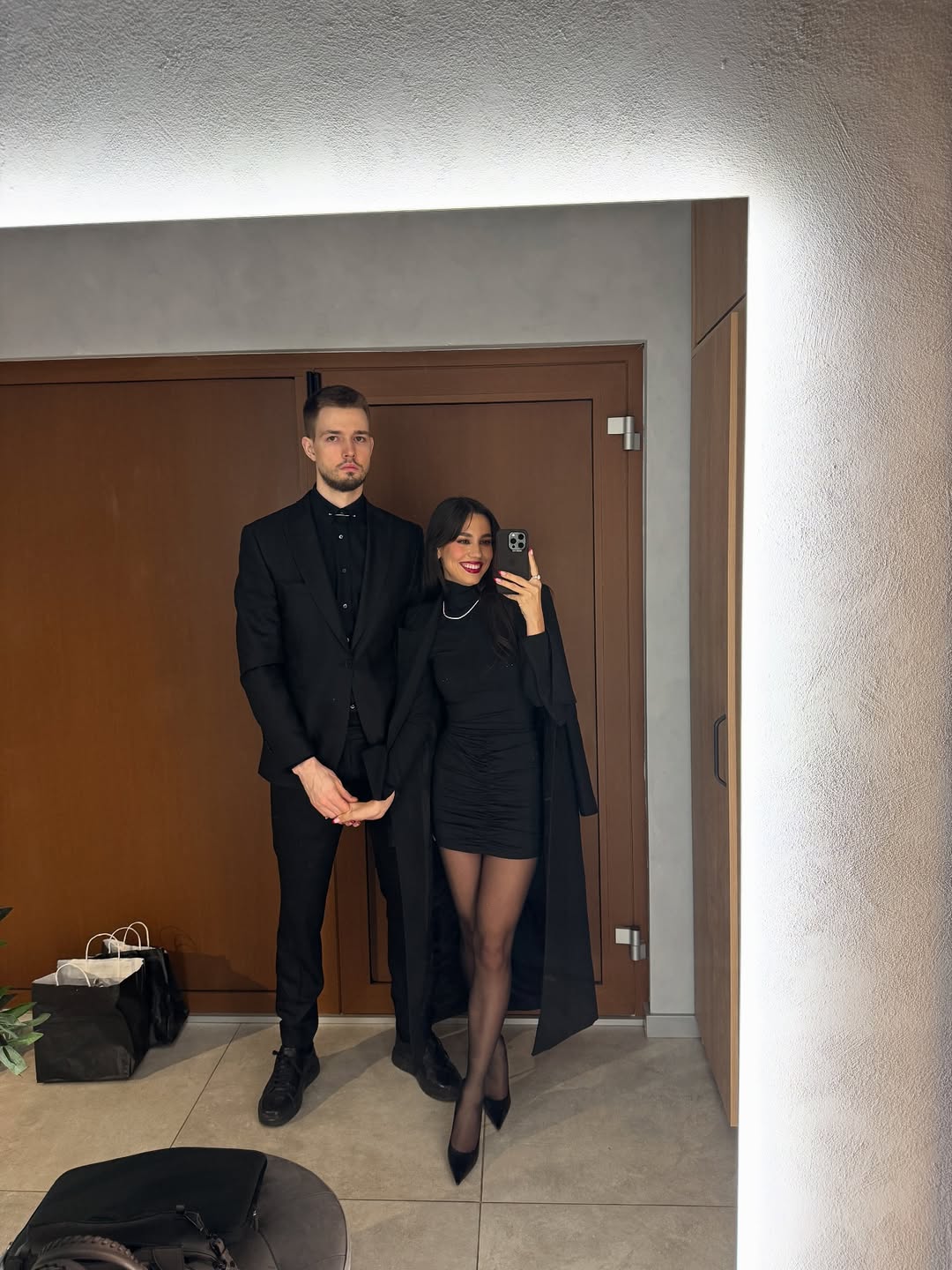 Laura Cosoi, pe mâinile medicilor după ce a anunțat că este din nou ...