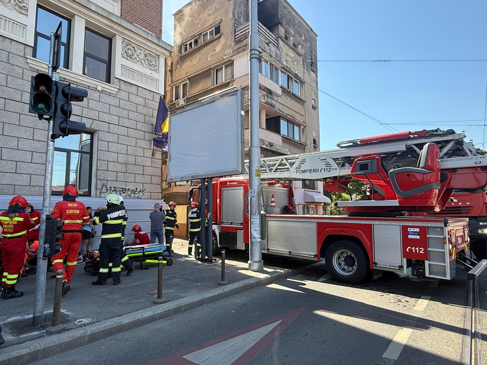 Incendiu puternic la o grădină zoologică din Suceava. Un ligru și un ...