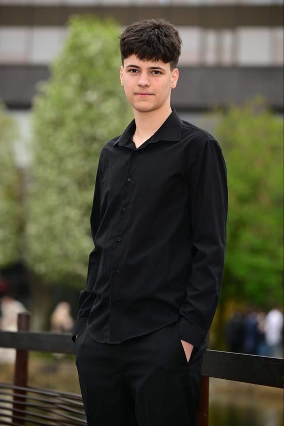 Dragoș, adolescentul în vârstă de 15 ani din Timiș care a căzut cu ...