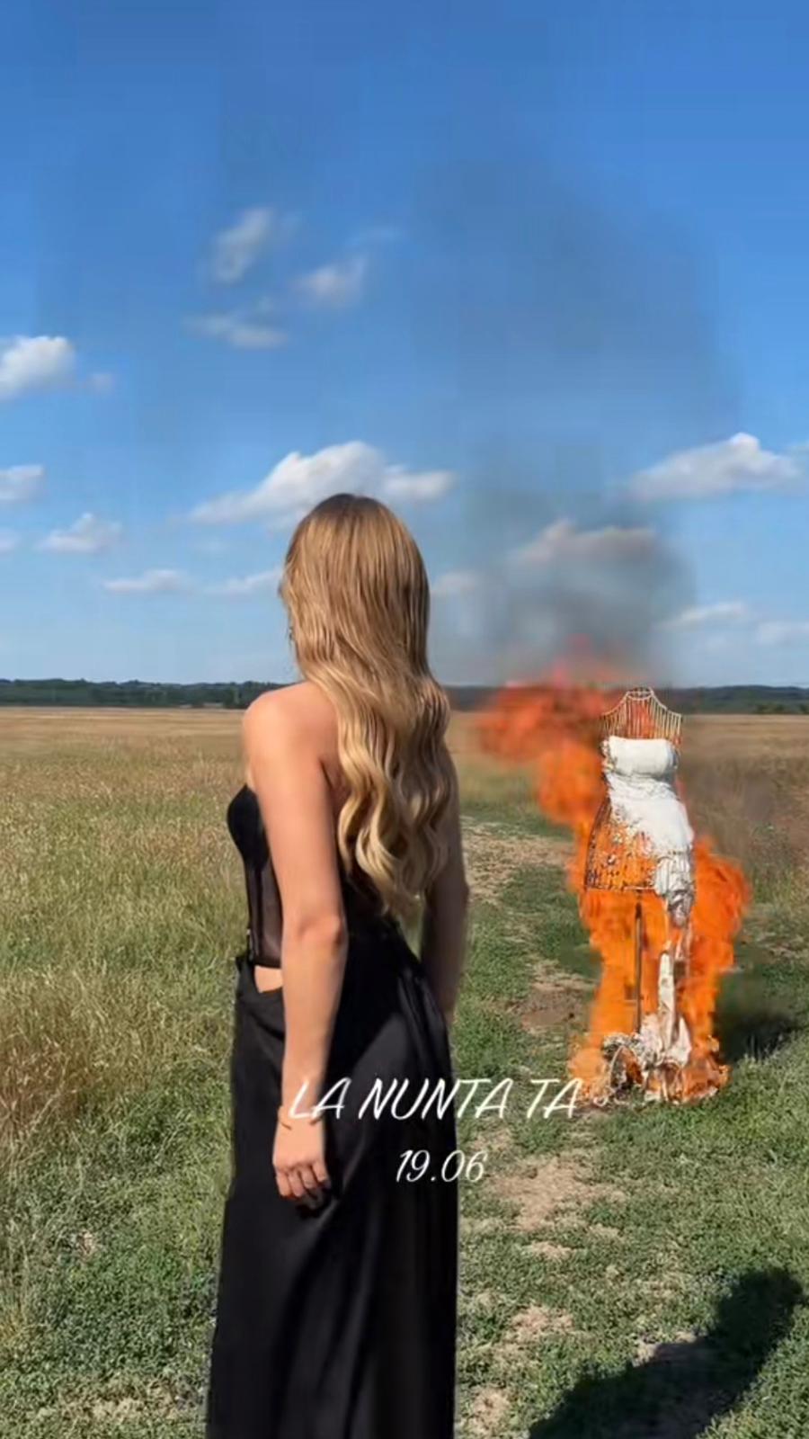 Monica Gabor, cu zâmbetul până la urechi. Lângă cine a fost filmată ...