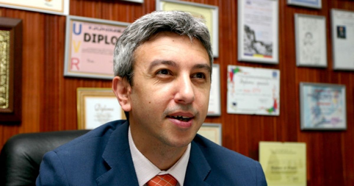 Dan Diaconescu, facut praf de presa straina: "Este un magnat, dar arata ...