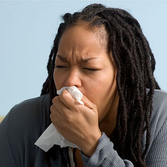 Avea cancer in gat, dar nu stia! A eliminat tumora in urma unor crize ...