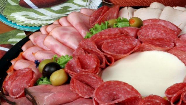 Uite cu ce poti inlocui mezelurile, care sunt extrem de periculoase ...