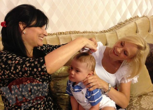 Foto emotionant! Cu sotul in arest, Luminita Becali zambeste! Gabriela ...