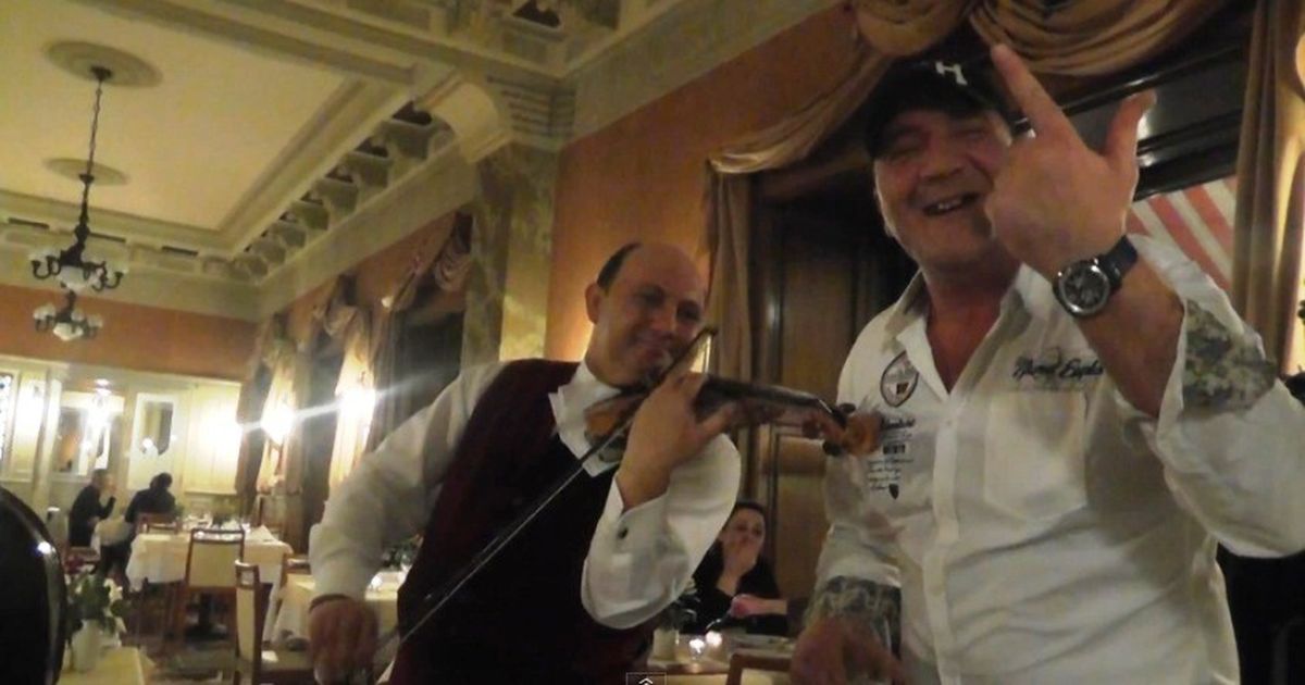 Video fabulos! Nu degeaba i se spune Mondialu'! Un interlop roman a ...