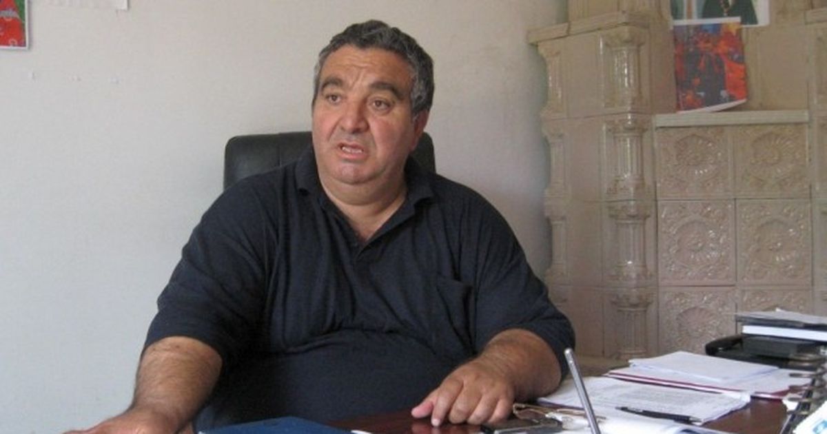 Lux, nu gluma! Regele Cioaba va fi ingropat in sicriu de aur - WOWBiz
