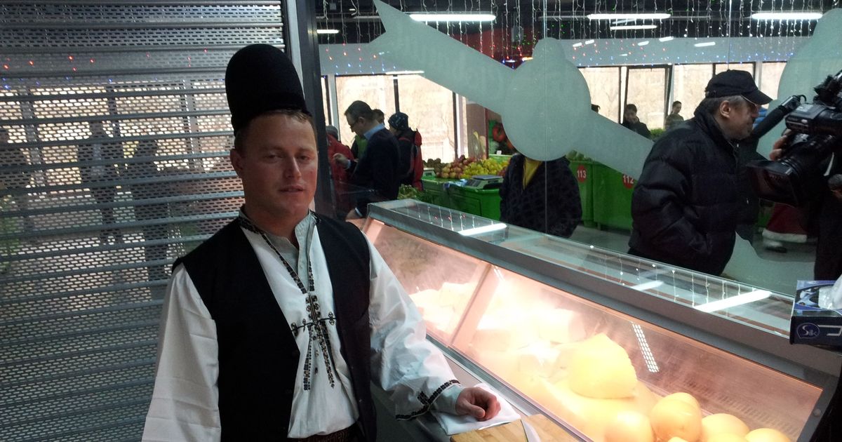 Ciobanul Ghita si-a adus in Bucuresti tot "clanul"! Vezi cum se va ...