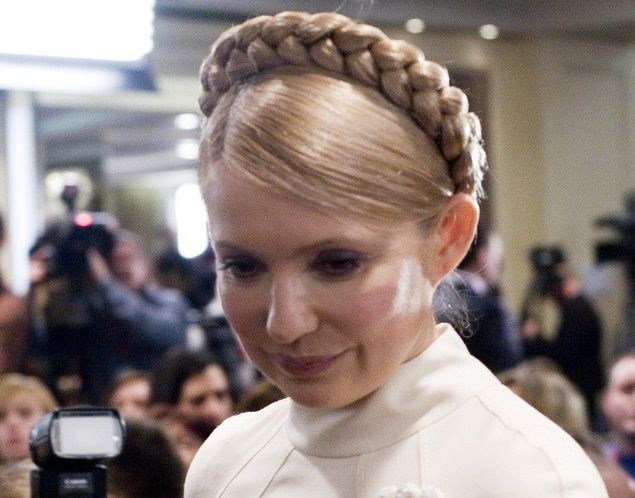 Timoşenko, în lacrimi, îi salută la Kiev pe "eroii Ucrainei" - WOWBiz